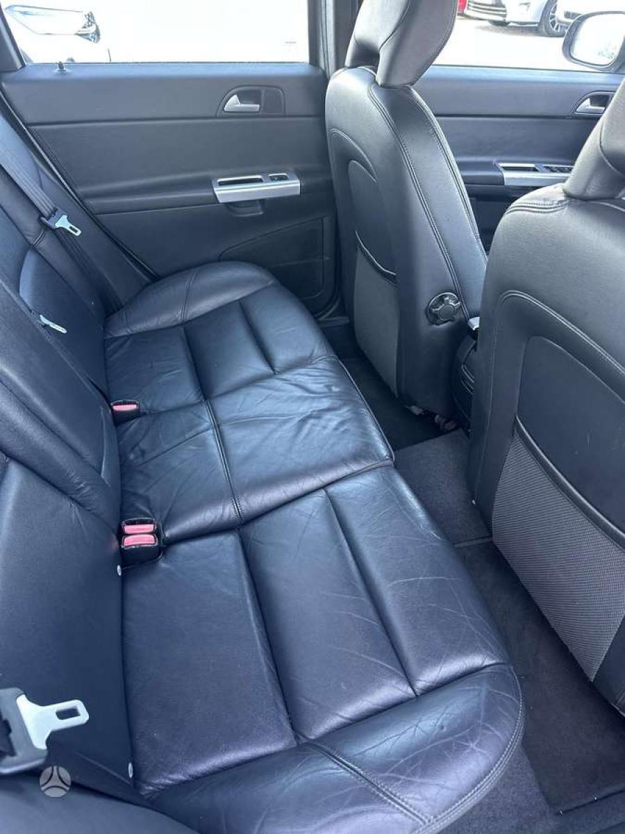 Grey Volvo S40 2010 in Taurage, with an engine capacity of 1.60 L and mileage of 226 thousand km for 3150 €, photo 19 on AUTOMOTO.COM.LV