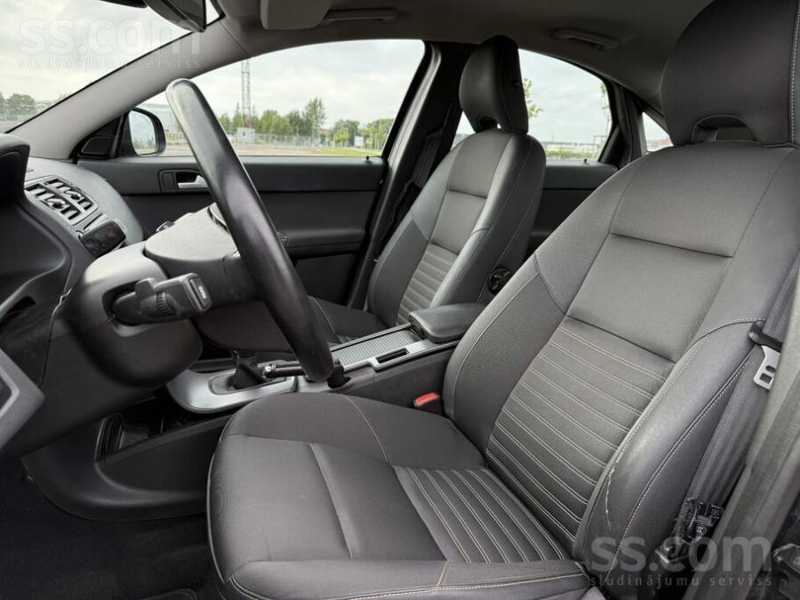 Серый Вольво С40 2010 в Лиепая, объемом двигателя 2.00 л и пробегом 279 тыс. км за 3900 €, фото 13 на AUTOMOTO.COM.LV