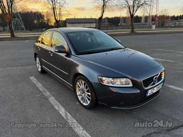 Grey Volvo S40 2011 in Riga, with an engine capacity of 1.60 L and mileage of 299 thousand km for 3499 €, photo 2 on AUTOMOTO.COM.LV