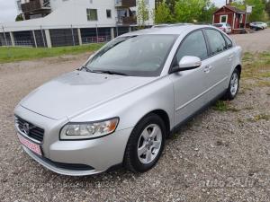 Pelēks Volvo S40 2011 Tallina, ar dzinēja tilpumu 1.60 L un nobraukumu 200 tūkst. km par 4999 €, foto  vietnē AUTOMOTO.COM.LV