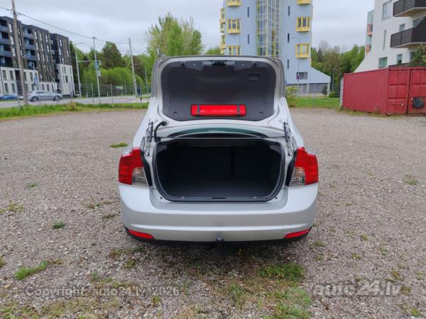 Grey Volvo S40 2011 in Tallinn, with an engine capacity of 1.60 L and mileage of 200 thousand km for 4999 €, photo 5 on AUTOMOTO.COM.LV