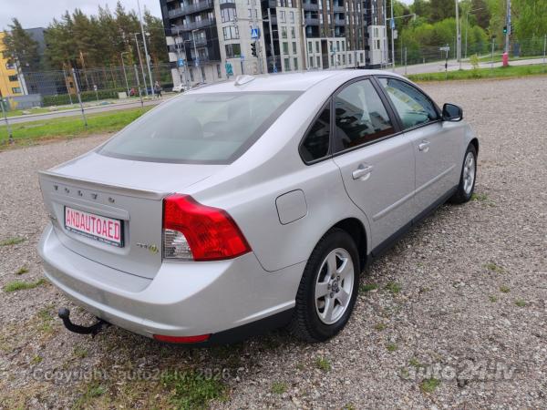 Grey Volvo S40 2011 in Tallinn, with an engine capacity of 1.60 L and mileage of 200 thousand km for 4999 €, photo 6 on AUTOMOTO.COM.LV
