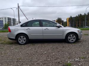 Pelēks Volvo S40 2011 Tallina, ar dzinēja tilpumu 1.60 L un nobraukumu 200 tūkst. km par 4999 €, foto 8 vietnē AUTOMOTO.COM.LV