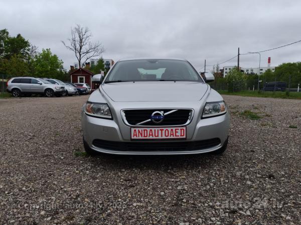 Grey Volvo S40 2011 in Tallinn, with an engine capacity of 1.60 L and mileage of 200 thousand km for 4999 €, photo 9 on AUTOMOTO.COM.LV
