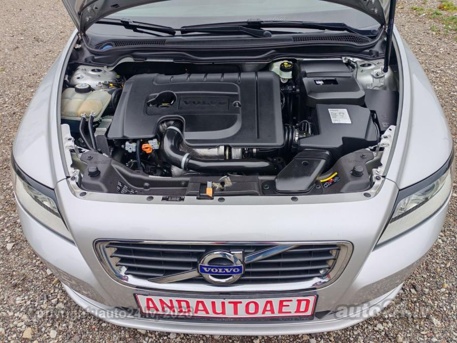 Pelēks Volvo S40 2011 Tallina, ar dzinēja tilpumu 1.60 L un nobraukumu 200 tūkst. km par 4999 €, foto 16 vietnē AUTOMOTO.COM.LV