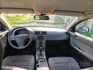 Grey Volvo S40 2011 in Riga, with an engine capacity of 1.60 L and mileage of 248 thousand km for 2990 €, photo 4 on AUTOMOTO.COM.LV