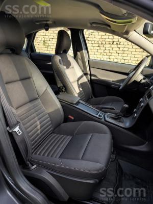 Grey Volvo S40 2011 in Riga, with an engine capacity of 1.60 L and mileage of 248 thousand km for 2990 €, photo 5 on AUTOMOTO.COM.LV