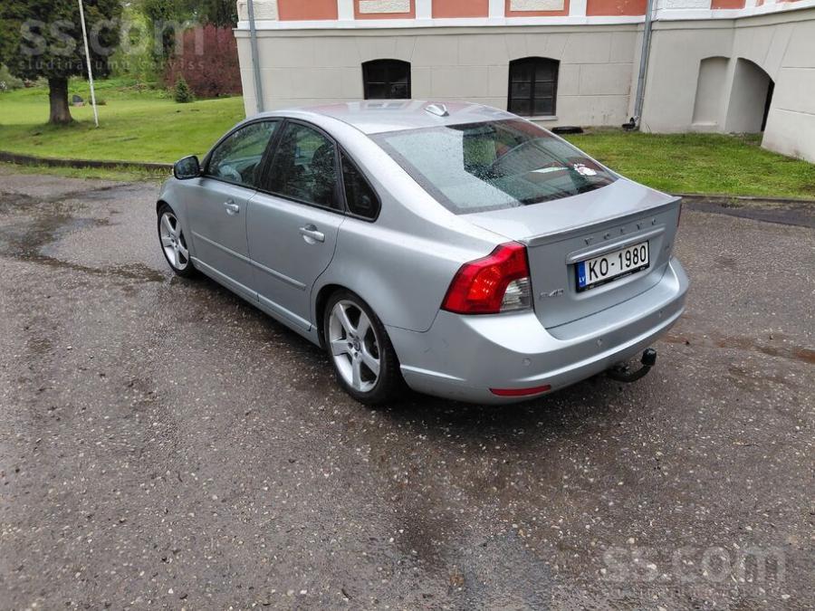 Pelēks Volvo S40 2012 Alūksne, ar dzinēja tilpumu 1.60 L un nobraukumu 309 tūkst. km par 3500 €, foto 5 vietnē AUTOMOTO.COM.LV