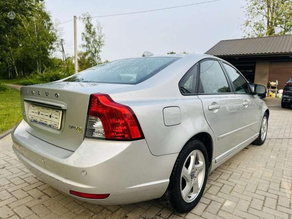 Pelēks Volvo S40 2012 Kauņa, ar dzinēja tilpumu 1.56 L un nobraukumu 151 tūkst. km par 4750 €, foto 4 vietnē AUTOMOTO.COM.LV