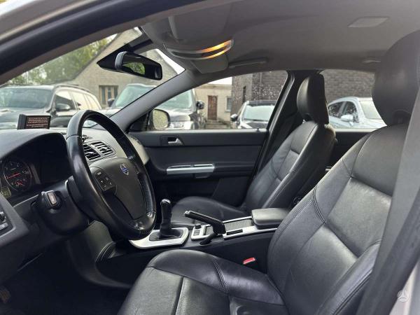 Pelēks Volvo S40 2012 Kauņa, ar dzinēja tilpumu 1.56 L un nobraukumu 151 tūkst. km par 4750 €, foto 9 vietnē AUTOMOTO.COM.LV