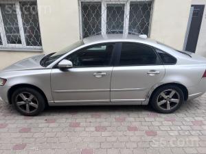 Pelēks Volvo S40 2012 Rīga, ar dzinēja tilpumu 1.60 L un nobraukumu 244 tūkst. km par 3900 €, foto 4 vietnē AUTOMOTO.COM.LV