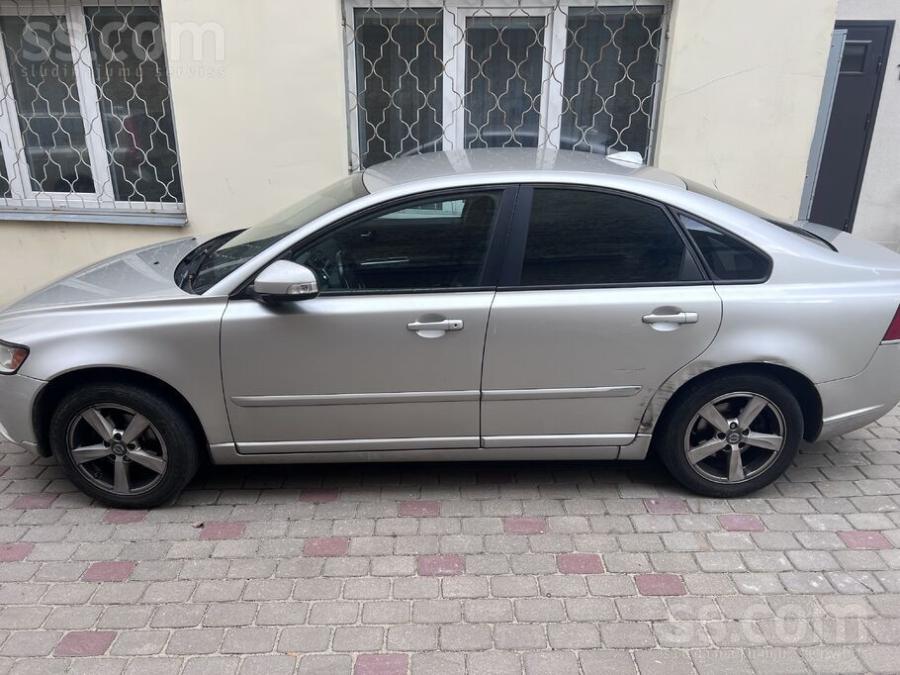 Pelēks Volvo S40 2012 Rīga, ar dzinēja tilpumu 1.60 L un nobraukumu 244 tūkst. km par 3900 €, foto 4 vietnē AUTOMOTO.COM.LV