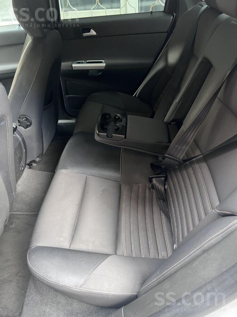Pelēks Volvo S40 2012 Rīga, ar dzinēja tilpumu 1.60 L un nobraukumu 244 tūkst. km par 3900 €, foto 13 vietnē AUTOMOTO.COM.LV
