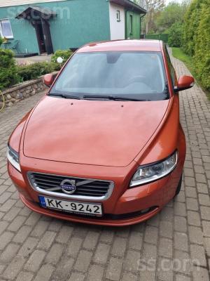 Oranžs Volvo S40 2012 Cēsis, ar dzinēja tilpumu 2.00 L un nobraukumu 365 tūkst. km par 3990 €, foto 3 vietnē AUTOMOTO.COM.LV