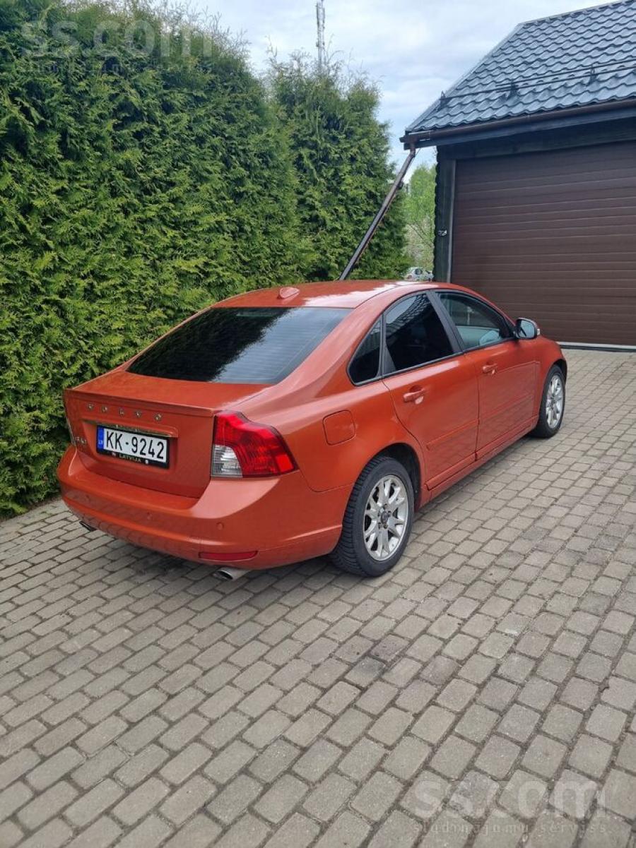 Oranžs Volvo S40 2012 Cēsis, ar dzinēja tilpumu 2.00 L un nobraukumu 365 tūkst. km par 3990 €, foto 4 vietnē AUTOMOTO.COM.LV