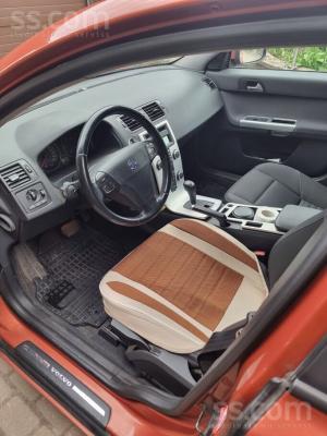 Oranžs Volvo S40 2012 Cēsis, ar dzinēja tilpumu 2.00 L un nobraukumu 365 tūkst. km par 3990 €, foto 5 vietnē AUTOMOTO.COM.LV