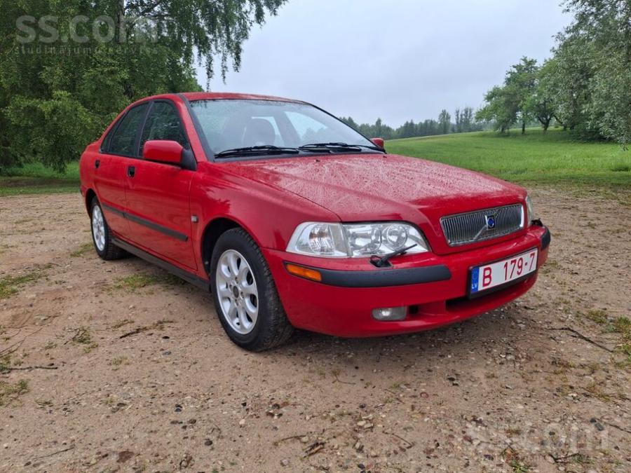 Sarkans Volvo S40 2002 Tukums, ar dzinēja tilpumu 1.80 L un nobraukumu 193 tūkst. km par 1790 €, foto 1 vietnē AUTOMOTO.COM.LV