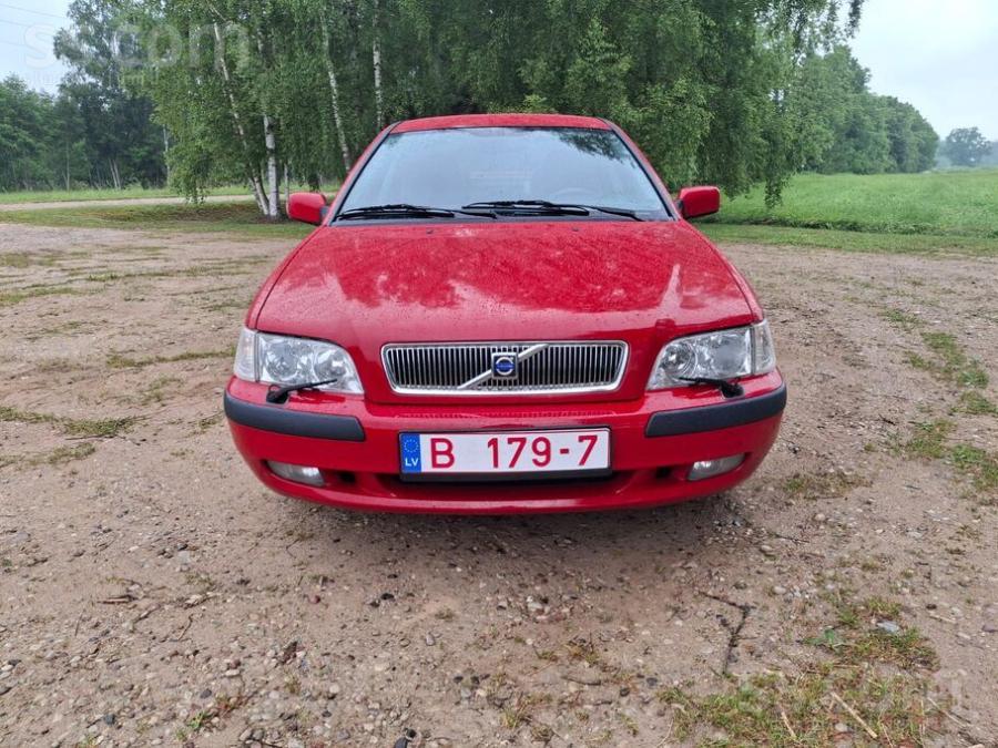 Sarkans Volvo S40 2002 Tukums, ar dzinēja tilpumu 1.80 L un nobraukumu 193 tūkst. km par 1790 €, foto 8 vietnē AUTOMOTO.COM.LV