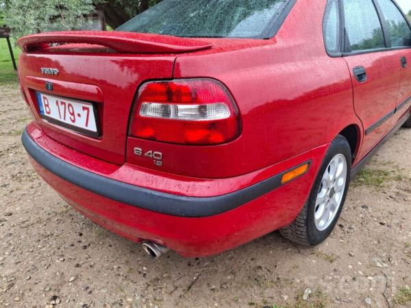 Red Volvo S40 2002 in Tukums, with an engine capacity of 1.80 L and mileage of 193 thousand km for 1790 €, photo 10 on AUTOMOTO.COM.LV