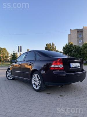 Sarkans Volvo S40 2004 Jēkabpils, ar dzinēja tilpumu 2.50 L un nobraukumu 317 tūkst. km par 2200 €, foto 5 vietnē AUTOMOTO.COM.LV