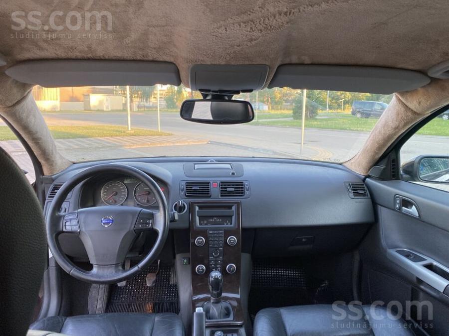 Sarkans Volvo S40 2004 Jēkabpils, ar dzinēja tilpumu 2.50 L un nobraukumu 317 tūkst. km par 2200 €, foto 8 vietnē AUTOMOTO.COM.LV