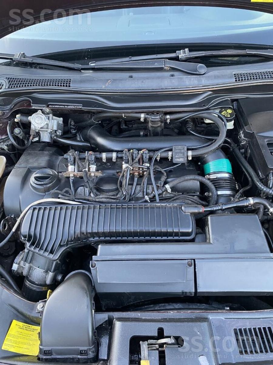 Sarkans Volvo S40 2004 Jēkabpils, ar dzinēja tilpumu 2.50 L un nobraukumu 317 tūkst. km par 2200 €, foto 11 vietnē AUTOMOTO.COM.LV