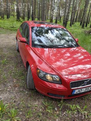 Red Volvo S40 2006 in Riga, with an engine capacity of 2.40 L and mileage of 145 thousand km for 1250 €, photo 3 on AUTOMOTO.COM.LV