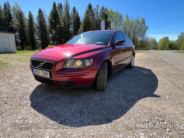 Sarkans Volvo S40 2006 Tartu, ar dzinēja tilpumu 2.40 L un nobraukumu 210 tūkst. km par 3800 €, foto 1 vietnē AUTOMOTO.COM.LV