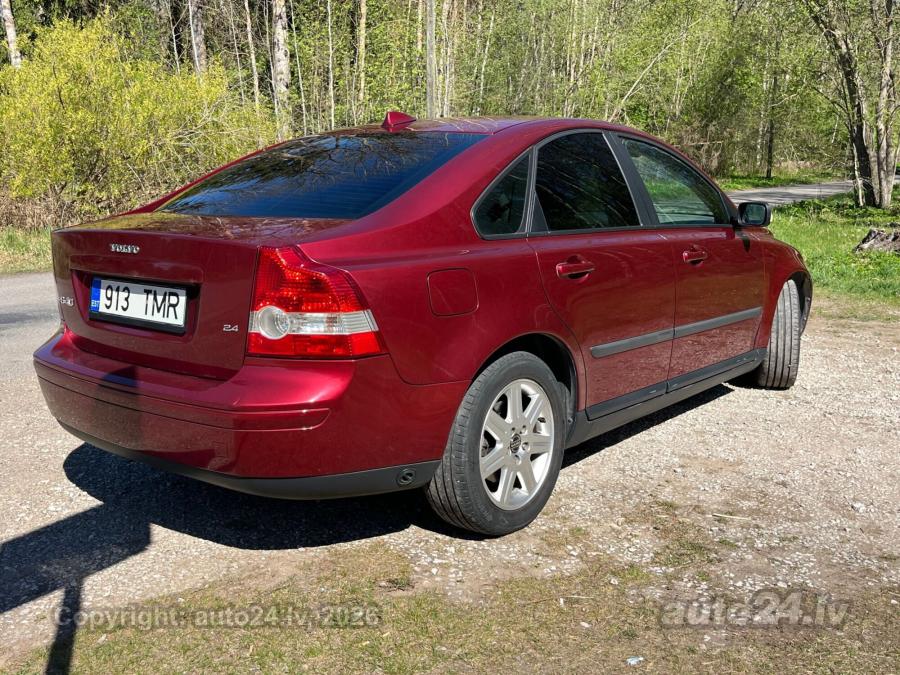 Sarkans Volvo S40 2006 Tartu, ar dzinēja tilpumu 2.40 L un nobraukumu 210 tūkst. km par 3800 €, foto 4 vietnē AUTOMOTO.COM.LV