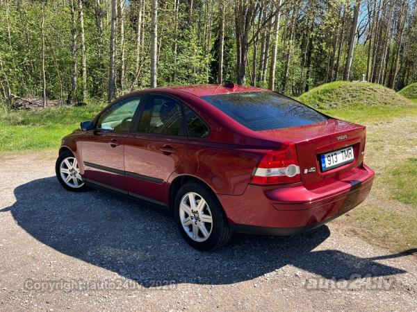 Sarkans Volvo S40 2006 Tartu, ar dzinēja tilpumu 2.40 L un nobraukumu 210 tūkst. km par 3800 €, foto 4 vietnē AUTOMOTO.COM.LV
