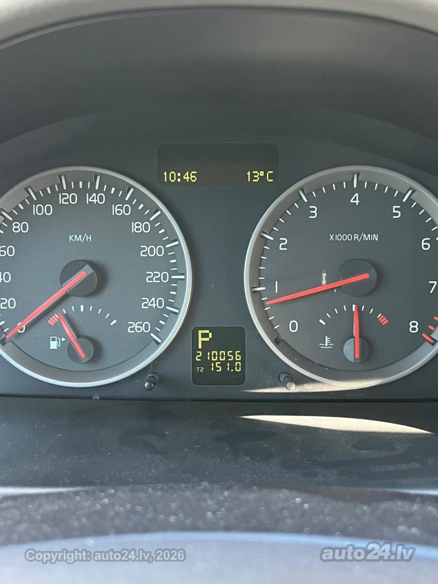 Sarkans Volvo S40 2006 Tartu, ar dzinēja tilpumu 2.40 L un nobraukumu 210 tūkst. km par 3800 €, foto 8 vietnē AUTOMOTO.COM.LV