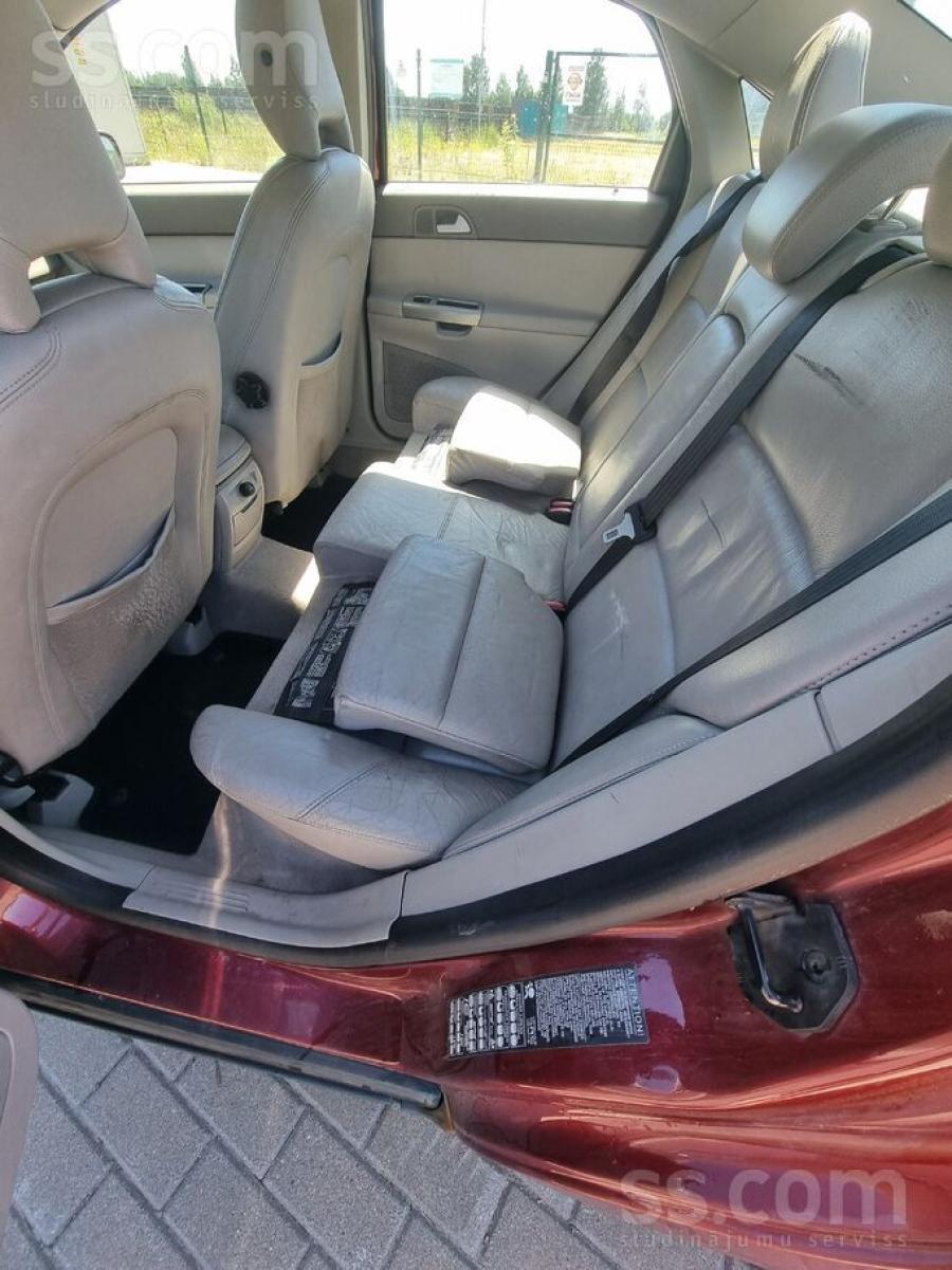 Sarkans Volvo S40 2006 Dobele, ar dzinēja tilpumu 2.40 L un nobraukumu 375 tūkst. km par 2350 €, foto 6 vietnē AUTOMOTO.COM.LV