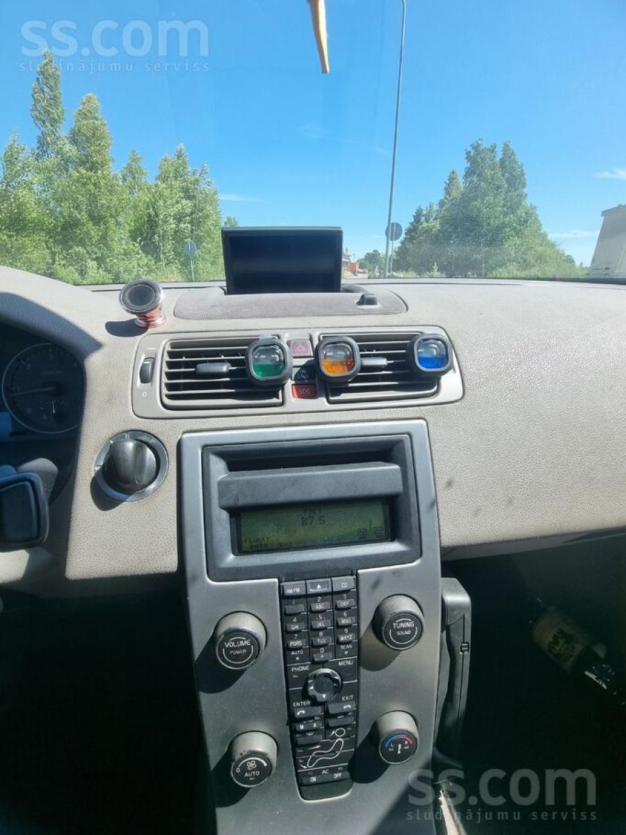 Sarkans Volvo S40 2006 Dobele, ar dzinēja tilpumu 2.40 L un nobraukumu 375 tūkst. km par 2350 €, foto 13 vietnē AUTOMOTO.COM.LV