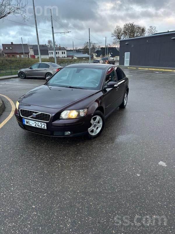 Sarkans Volvo S40 2007 Daugavpils, ar dzinēja tilpumu 1.60 L un nobraukumu 210 tūkst. km par 2690 €, foto 8 vietnē AUTOMOTO.COM.LV