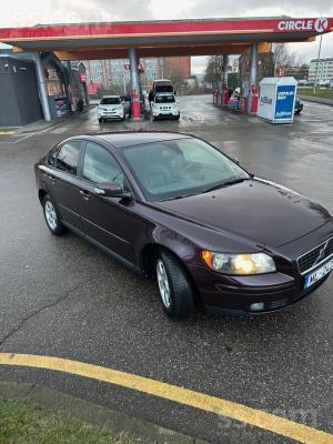 Red Volvo S40 2007 in Daugavpils, with an engine capacity of 1.60 L and mileage of 210 thousand km for 2690 €, photo 11 on AUTOMOTO.COM.LV