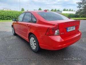 Красный Вольво С40 2007 в Пылва, объемом двигателя 1.60 л и пробегом 357 тыс. км за 2700 €, фото  на AUTOMOTO.COM.LV