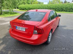 Red Volvo S40 2007 in Polva, with an engine capacity of 1.60 L and mileage of 357 thousand km for 2700 €, photo 4 on AUTOMOTO.COM.LV