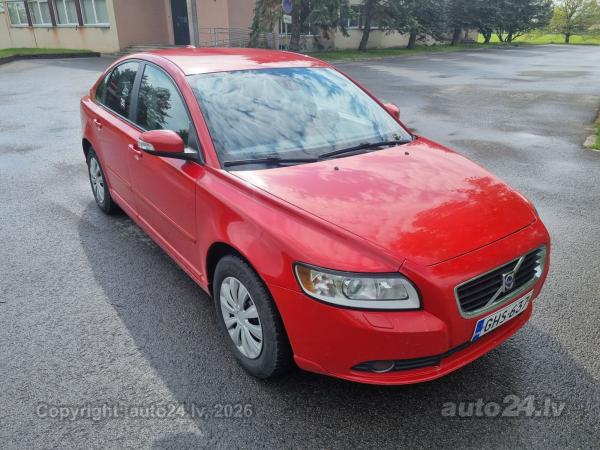Red Volvo S40 2007 in Polva, with an engine capacity of 1.60 L and mileage of 357 thousand km for 2700 €, photo 5 on AUTOMOTO.COM.LV