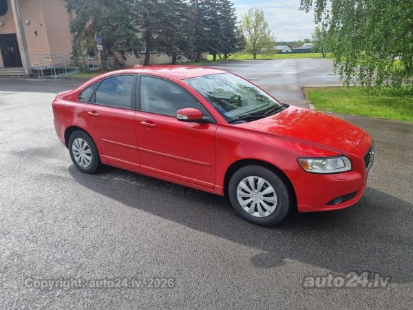 Red Volvo S40 2007 in Polva, with an engine capacity of 1.60 L and mileage of 357 thousand km for 2700 €, photo 6 on AUTOMOTO.COM.LV