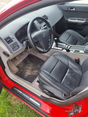 Red Volvo S40 2007 in Polva, with an engine capacity of 1.60 L and mileage of 357 thousand km for 2700 €, photo 9 on AUTOMOTO.COM.LV