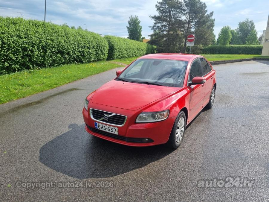 Red Volvo S40 2007 in Polva, with an engine capacity of 1.60 L and mileage of 357 thousand km for 2700 €, photo 11 on AUTOMOTO.COM.LV