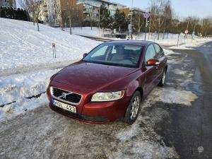 Red Volvo S40 2008 in Vilnius, with an engine capacity of 2.00 L and mileage of 270 thousand km for 1900 €, photo  on AUTOMOTO.COM.LV