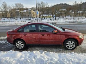 Sarkans Volvo S40 2008 Viļņa, ar dzinēja tilpumu 2.00 L un nobraukumu 270 tūkst. km par 1900 €, foto 4 vietnē AUTOMOTO.COM.LV