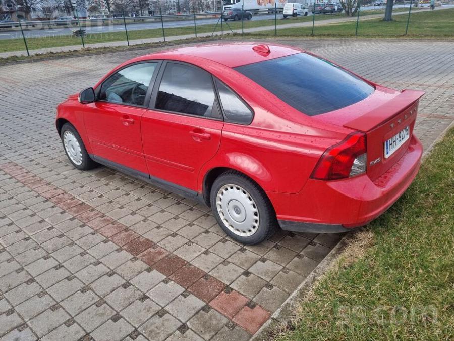 Sarkans Volvo S40 2009 Rīga, ar dzinēja tilpumu 2.00 L un nobraukumu 185 tūkst. km par 3300 €, foto 3 vietnē AUTOMOTO.COM.LV
