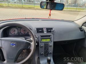 Sarkans Volvo S40 2009 Rīga, ar dzinēja tilpumu 2.00 L un nobraukumu 185 tūkst. km par 3300 €, foto 5 vietnē AUTOMOTO.COM.LV