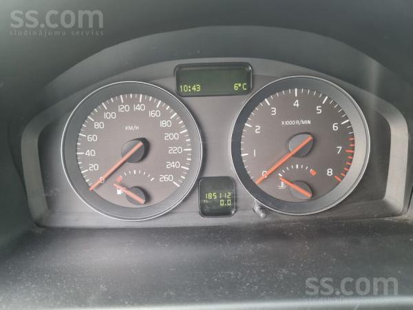 Sarkans Volvo S40 2009 Rīga, ar dzinēja tilpumu 2.00 L un nobraukumu 185 tūkst. km par 3300 €, foto 5 vietnē AUTOMOTO.COM.LV