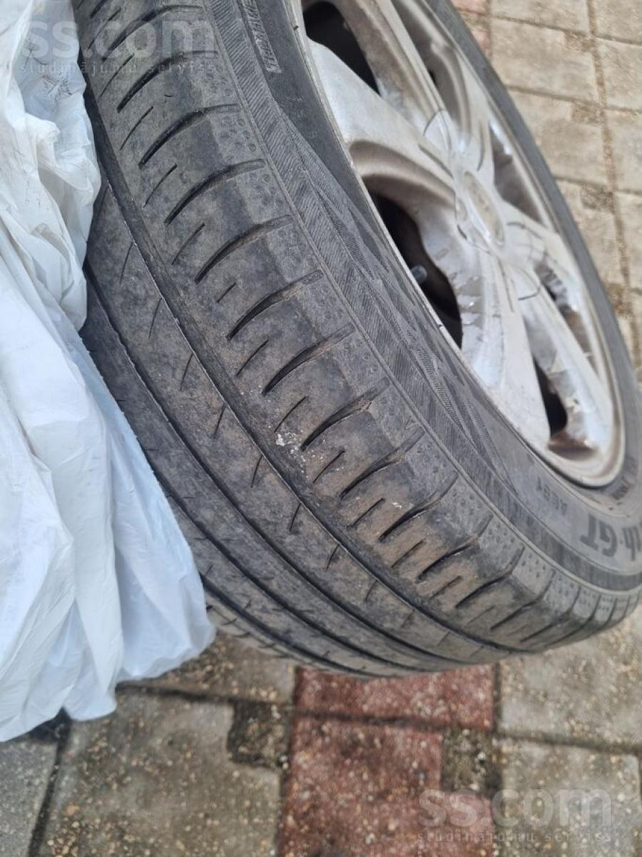 Sarkans Volvo S40 2009 Rīga, ar dzinēja tilpumu 2.00 L un nobraukumu 185 tūkst. km par 3300 €, foto 8 vietnē AUTOMOTO.COM.LV