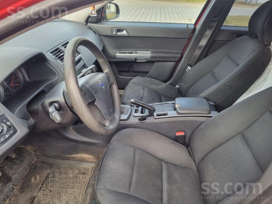 Sarkans Volvo S40 2009 Rīga, ar dzinēja tilpumu 2.00 L un nobraukumu 185 tūkst. km par 3300 €, foto 10 vietnē AUTOMOTO.COM.LV