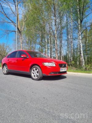 Red Volvo S40 2009 in Riga, with an engine capacity of 2.00 L and mileage of 185 thousand km for 2900 €, photo  on AUTOMOTO.COM.LV