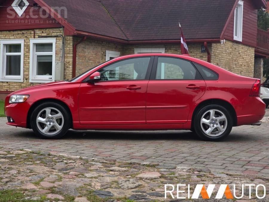 Red Volvo S40 2011 in Riga, with an engine capacity of 2.00 L and mileage of 309 thousand km for 4350 €, photo 3 on AUTOMOTO.COM.LV